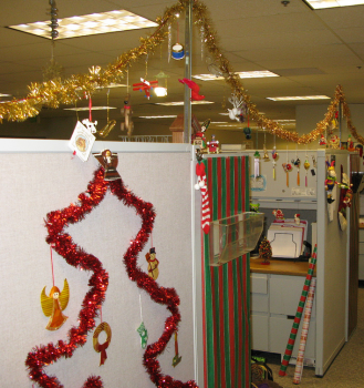 How to Plan Your Christmas Cubicle Decorating Contest - PaperDirect Blog